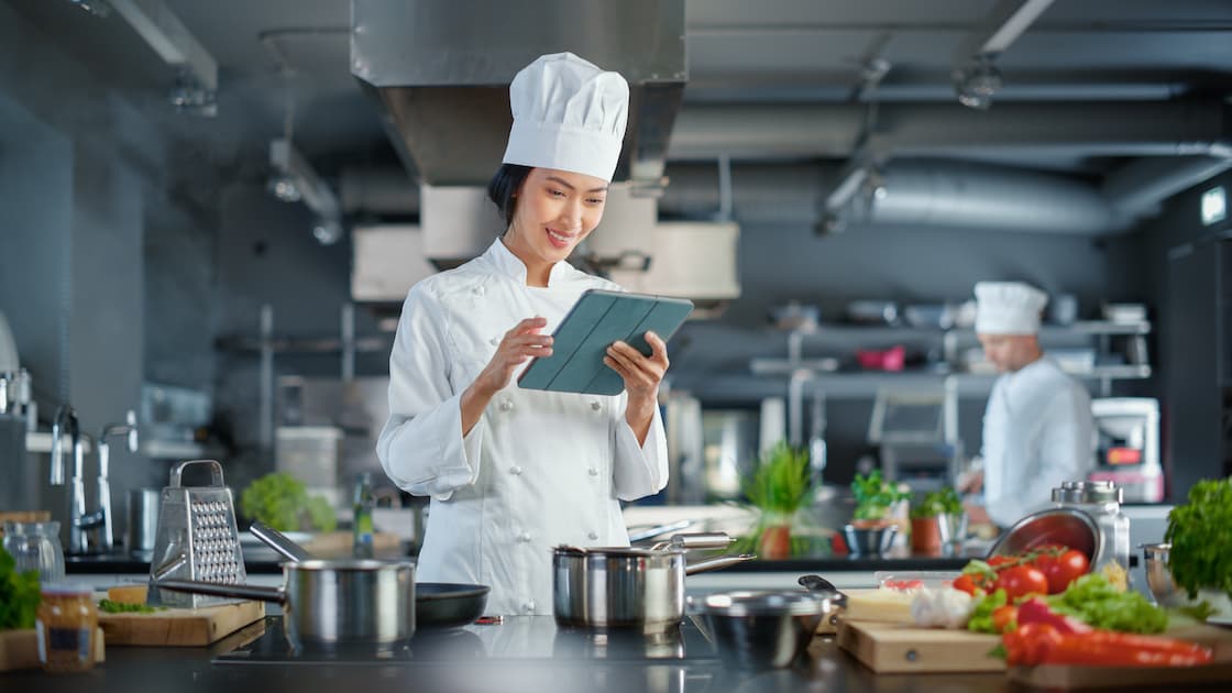 Commercial Kitchen Layout Examples & How to Design 6 Layouts Yourself